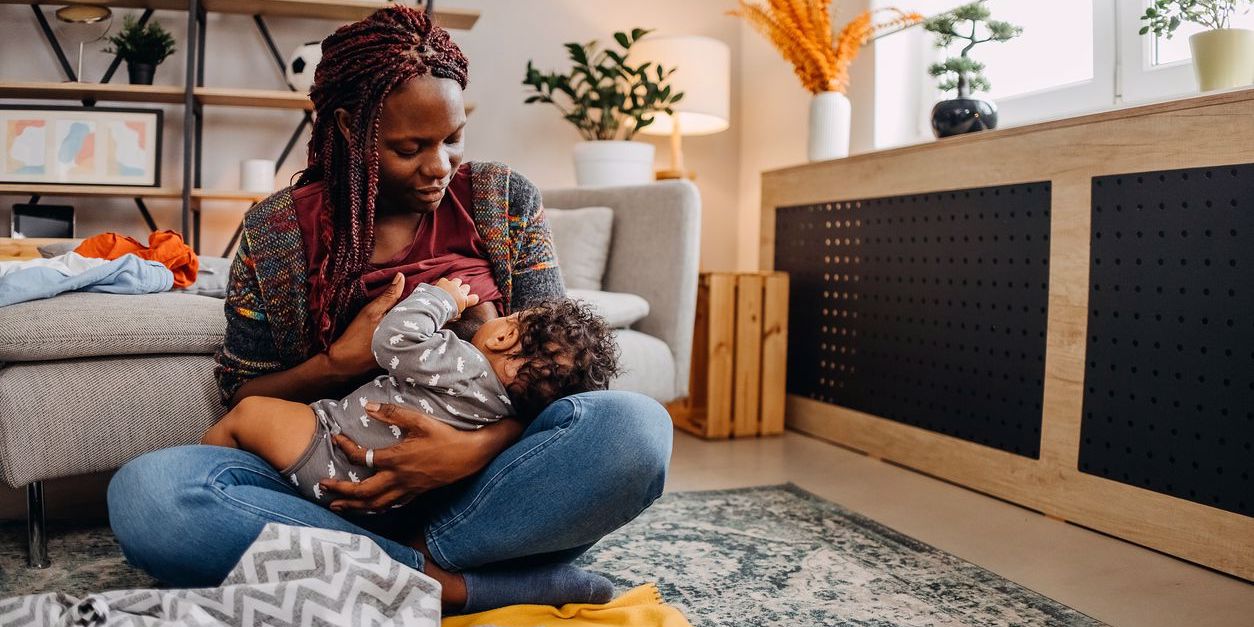 Clogged Milk Ducts: Causes, Symptoms & Treatment | Your Baby Club